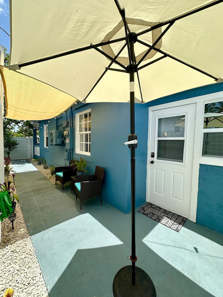 Tiny Apartment - West Palm Beach, FL