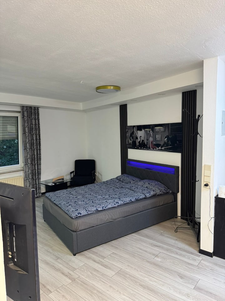 Rot:wohnung Nähe Bahnhof Esslingen - Ostfildern