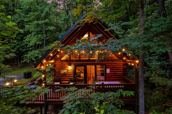 Couples Or Family Cabin W/ Relaxing Water Feature - Gatlinburg, TN