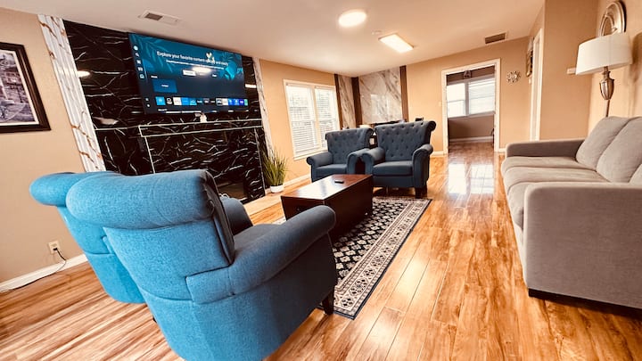 Cheerful 🏡2 Bedrooms In Downtown 🌞Sunny Seaside. - Seaside, CA