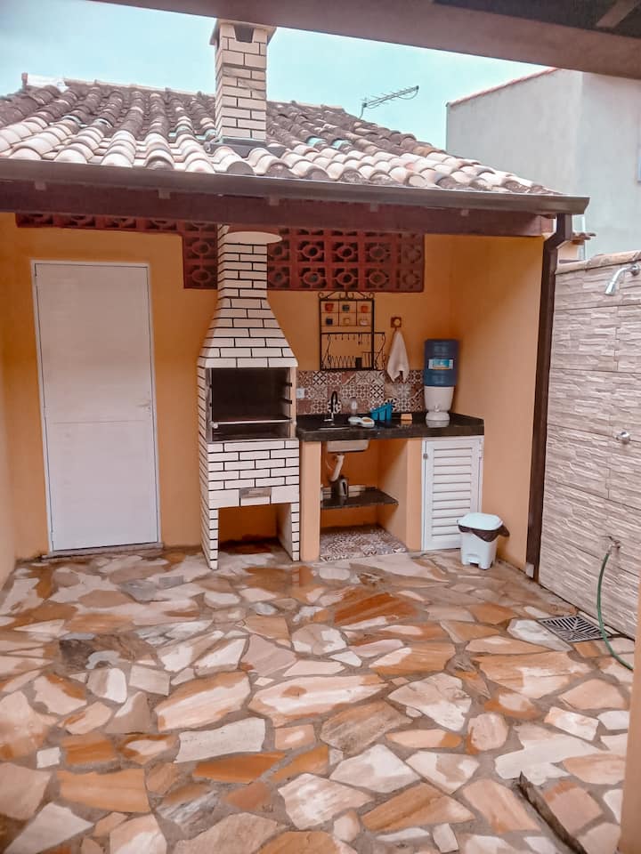 Churrasqueira Garagem - Perto De Mercado, Padaria - Paraty