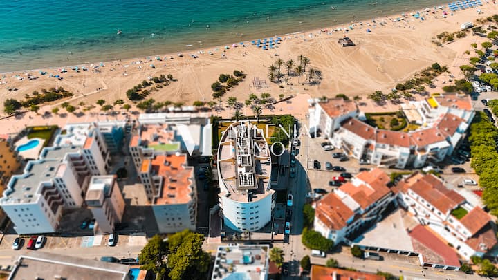 Milenial Immo | A Pie De Playa Piscina Y Parking - Roses