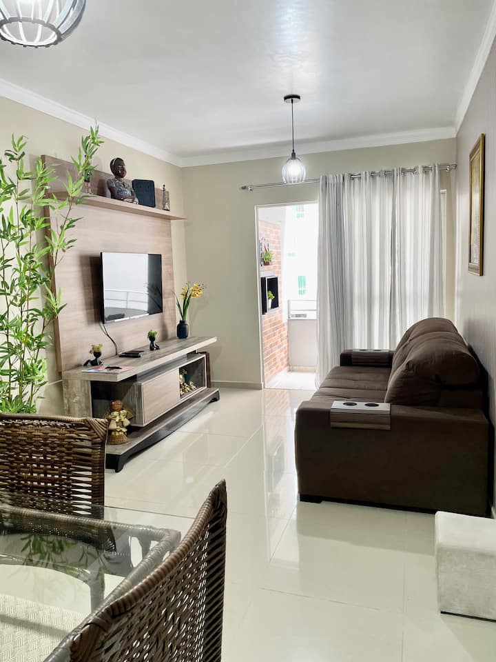 No Centro, 2 Quartos, Perto Da Praia, Com Garagem - Balneario Camboriú