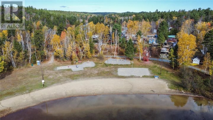 Escape To Ella Lake's Cozy Nook - Greater Sudbury