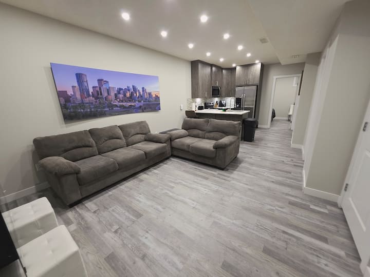 Adorable 1 Bedroom Private Suite (Near Calgary Airport) - Calgary