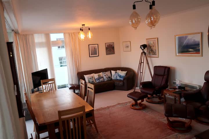 Central, Sunny, Minutes To Beach + Private Garage - Bournemouth