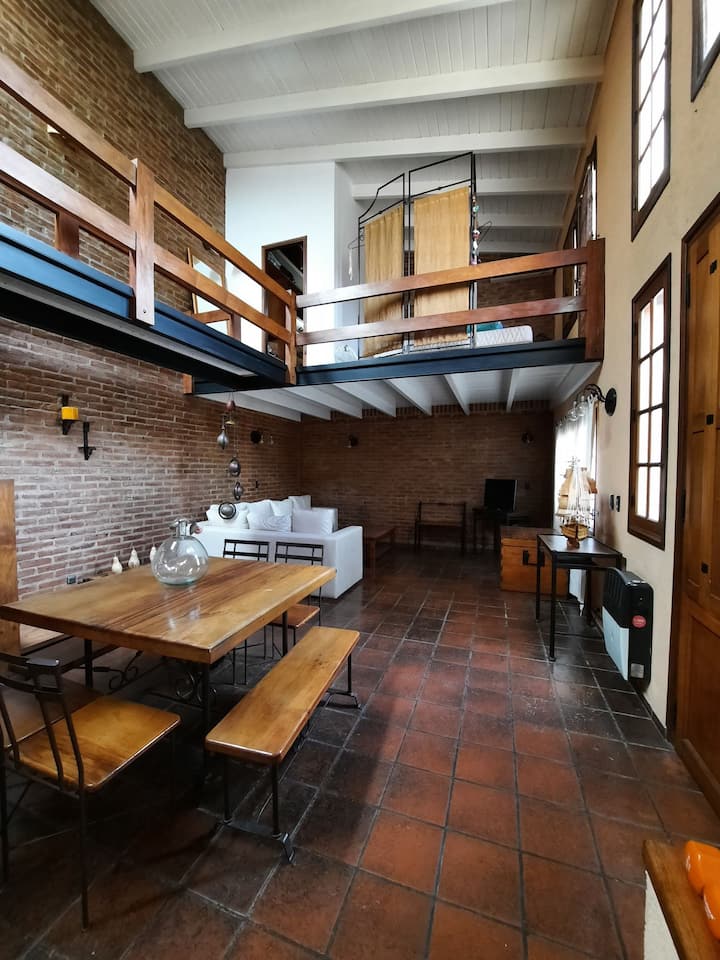 Depto. Espacioso
Con Patio, Asador Y Cochera - Córdoba