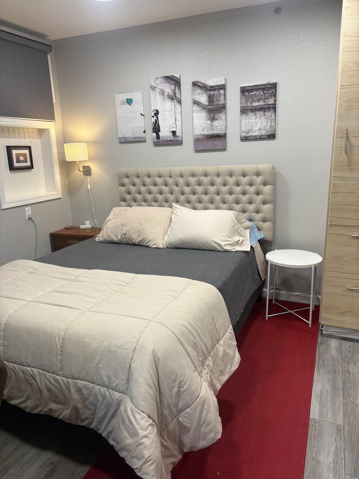 Private Studio Near Local Hospital - 나이스