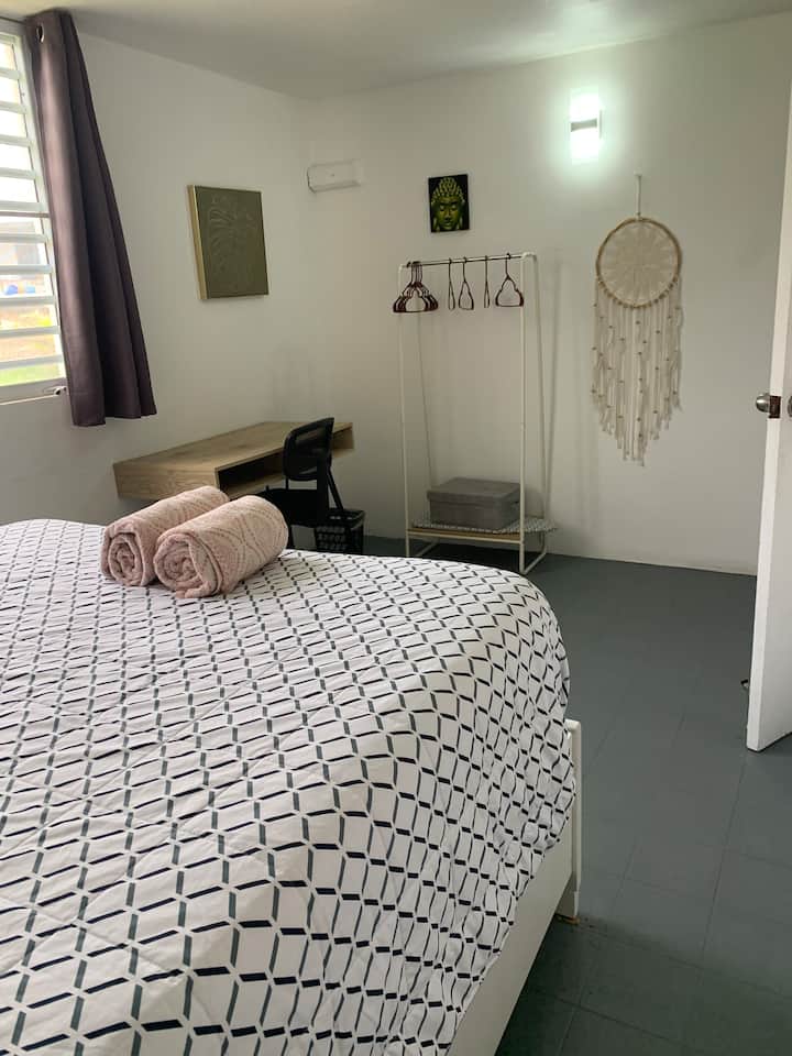 3 Bedroom/2 Bath: Close To Ocean - Barceloneta