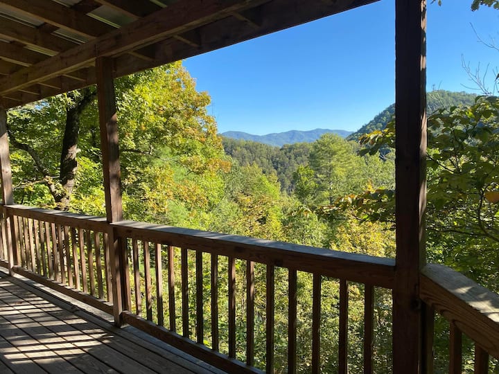 Smoky Mtn Treehouse #5 |2br 2ba |Mtn View|hot Tub - Townsend, TN