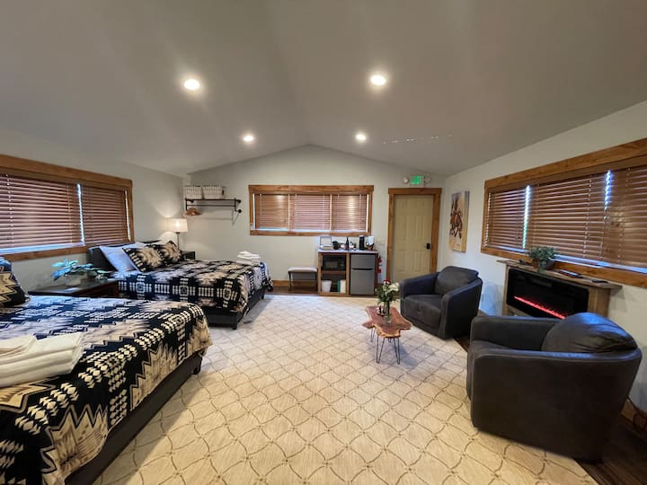 Mountain View Suite - Ennis, MT