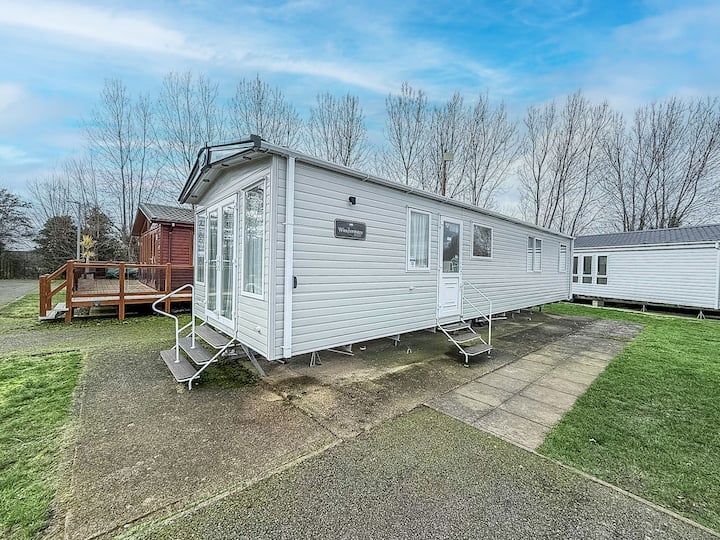 Beautiful Caravan At Manor Park Nearby Hunstanton Beach Ref 23030w - Hunstanton
