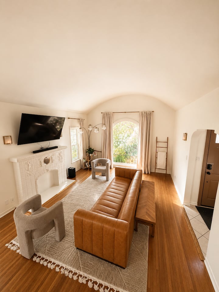 Boho Retreat • 2 Bdrm • 4 Bed • Yard & Bbq Grill - South Los Angeles - Los Angeles