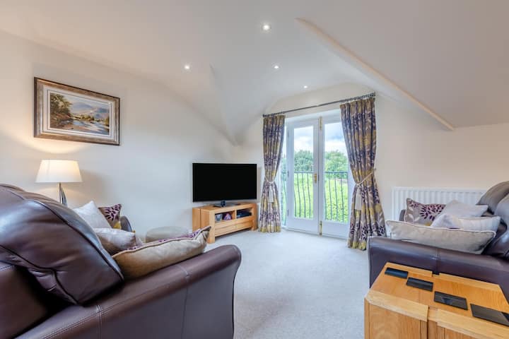 2 Bed In Windermere (Oc-lr001) - Bowness-on-Windermere