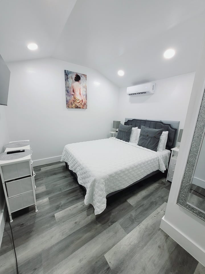 Brand New Efficiency Parking,independent Entrance. - The Bahamas