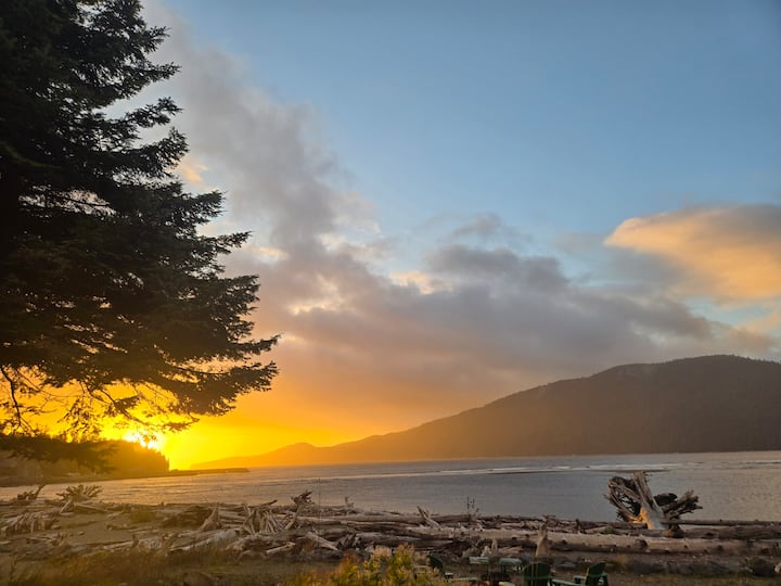 Stormy Seas Retreat - Port Renfrew