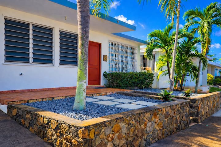 Crash Boat Beach Oasis Spacious 4-bed/3-bath Beach House Located In The Center. - Aguada