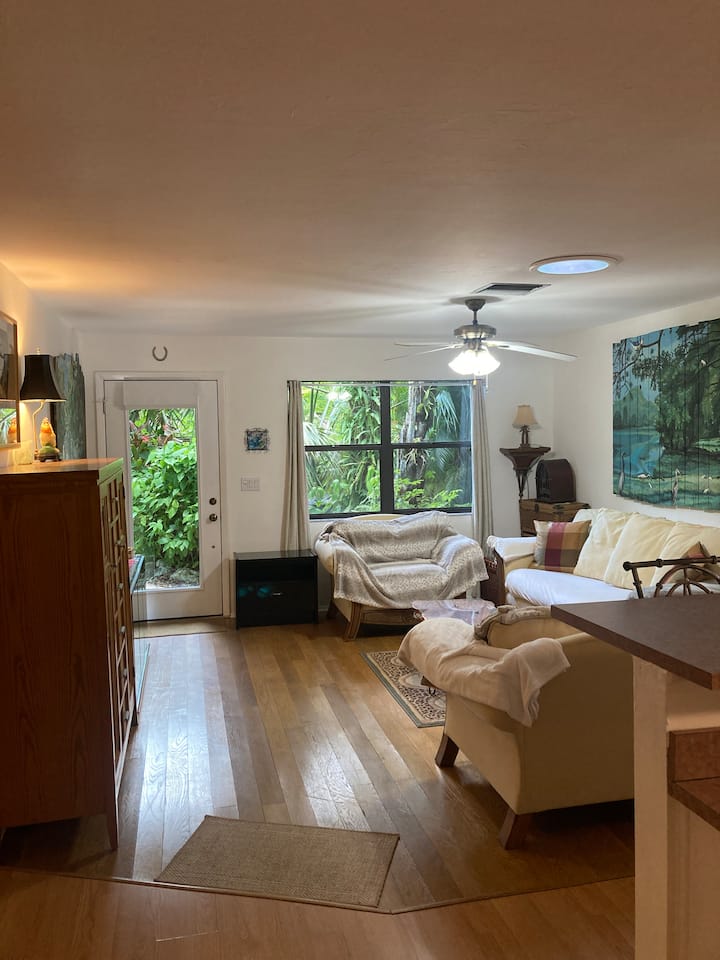 Tropical Retreat Private Room Naples / Park Shore - Naples, FL
