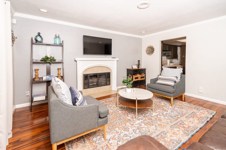 Excellent Home Near Shopping & Restaurants - Fresno, CA