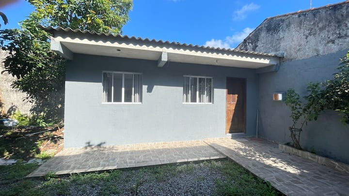 Edícula Individual Com Quarto, Cozinha E Banheiro. - Matinhos