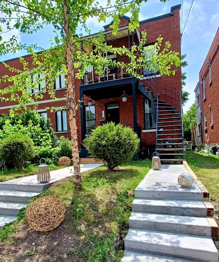 Two Levels Unit With Backyard - Dorval
