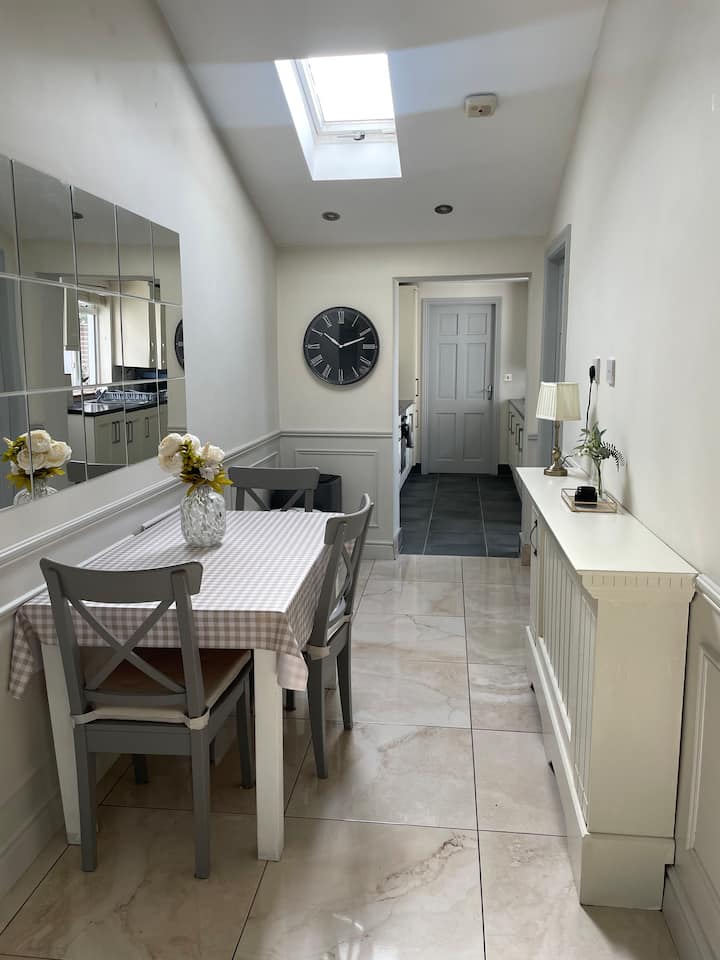 Modern 3 Bedroom Town House In Dublin City Centre - Dublin