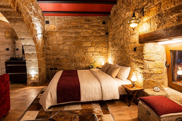 Fortaleza Medieval La Manyosa | La Gran Estancia - Mura, Barcelona
