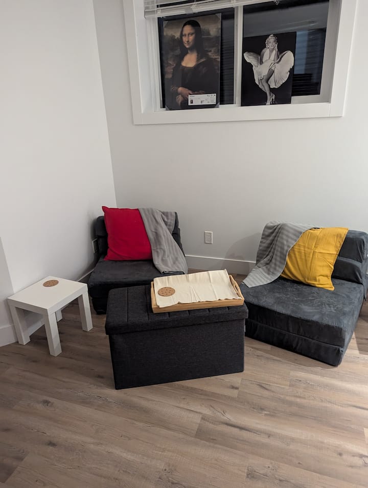 Self-check-in-seperate Entrance 1bdrm Suite - Edmonton