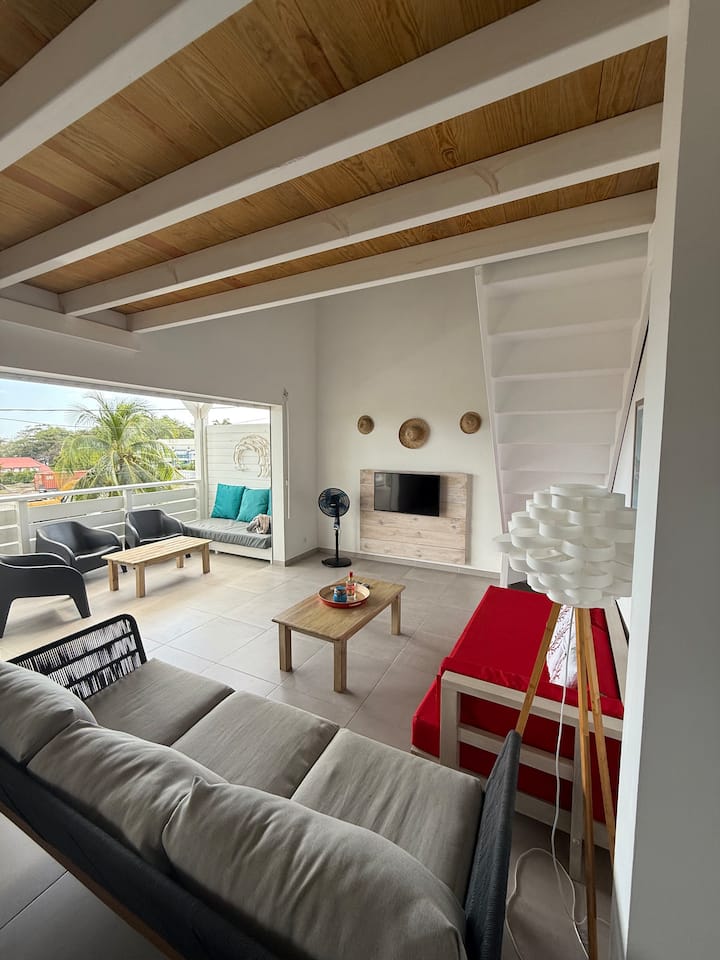 Superbe Duplex  3 Chambres à 150 Mètres De La Mer - Martinique