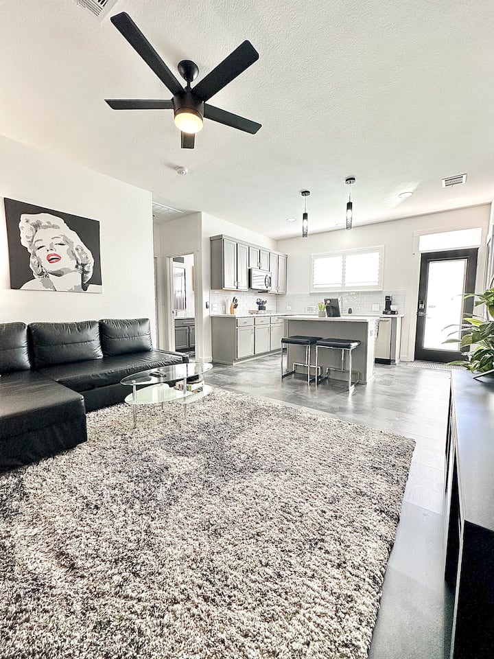 Amazing 1 Bedroom South Round Rock Apartment - Pflugerville, TX
