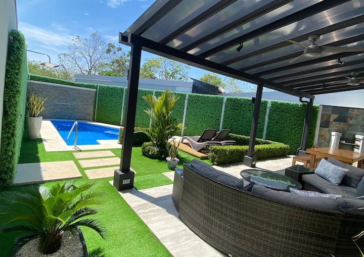 Marvelous House With Own Pool - Playa Herradura