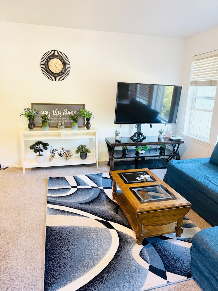 Entire 2-brs/2-bath Condo Next To Shopping Center - Bothell, WA