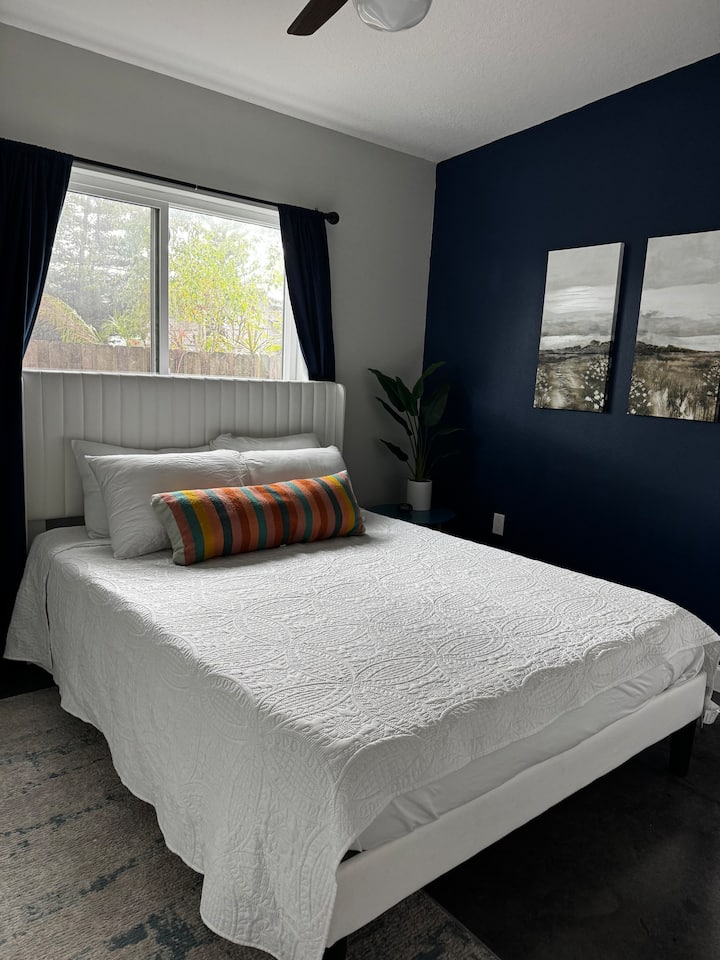 Cozy 2 Bedroom Private Unit - Sarasota, FL