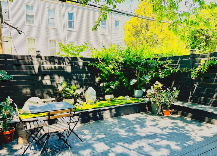 Private Room With En-suite Bath & Entire Backyard - New York City