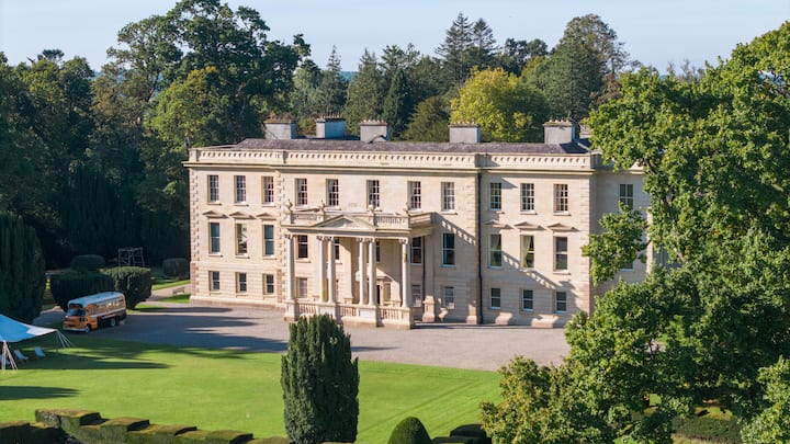 Secluded Country House & Estate With Private Lake - アイルランド