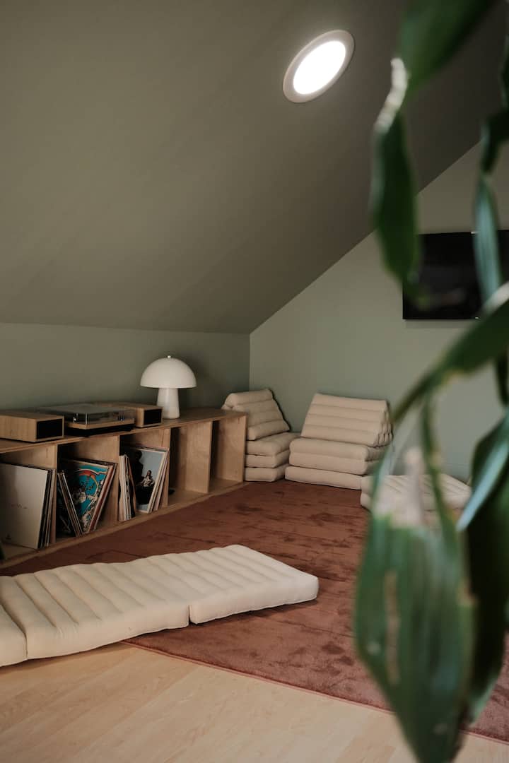 Slow Down + Drink Tea | Walk + Listen To Music - Burlington, VT