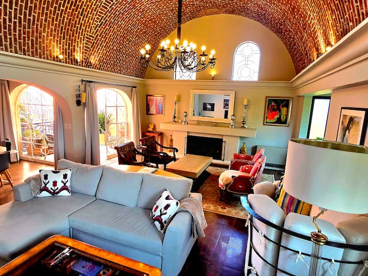 Large, Light-filled 1 Bedroom 5 Mins. From Jardin - San Miguel de Allende