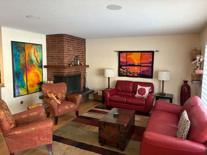 Explore Alaska In Style With Ranch Home - Anchorage