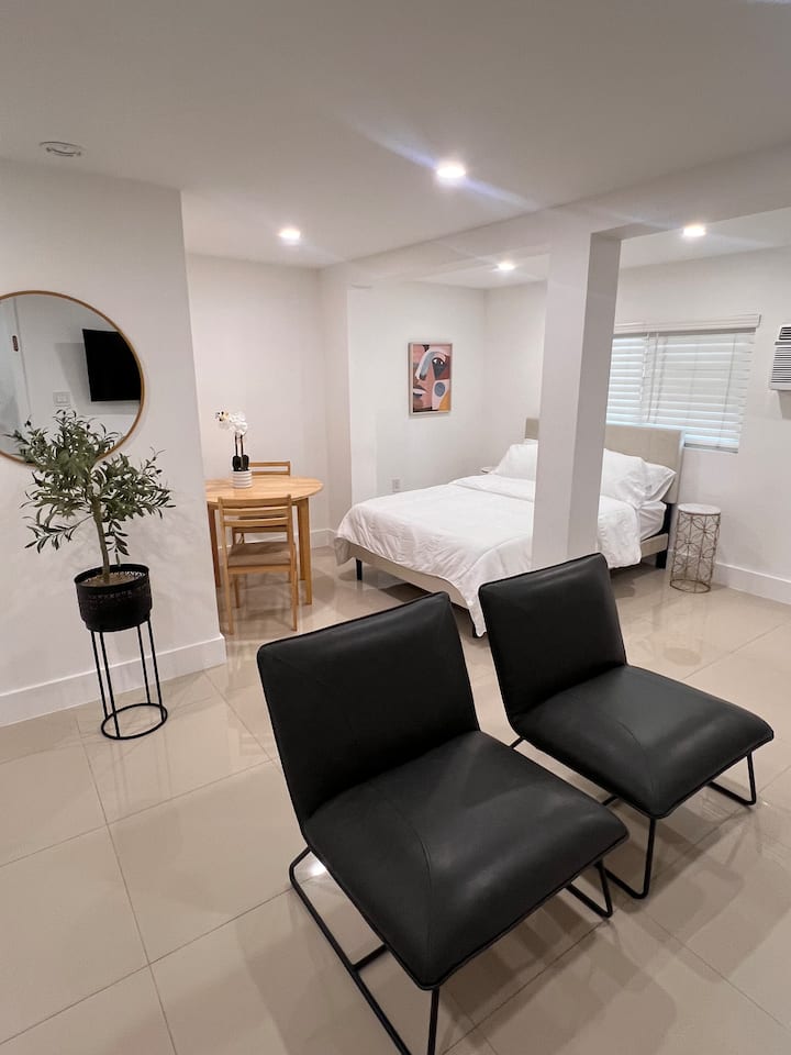 Hidden Miami Gem Prime Location! - Miami, FL