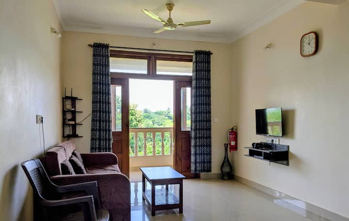 Tari's Loft S1 - Serene & Full-equipped 2bhk Apt - Goa