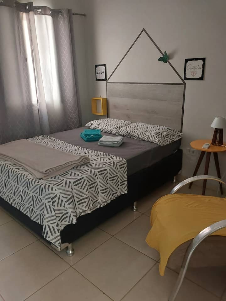 Apto6/ar Condicionado Prof Rafael Cama Casal . - Maringá