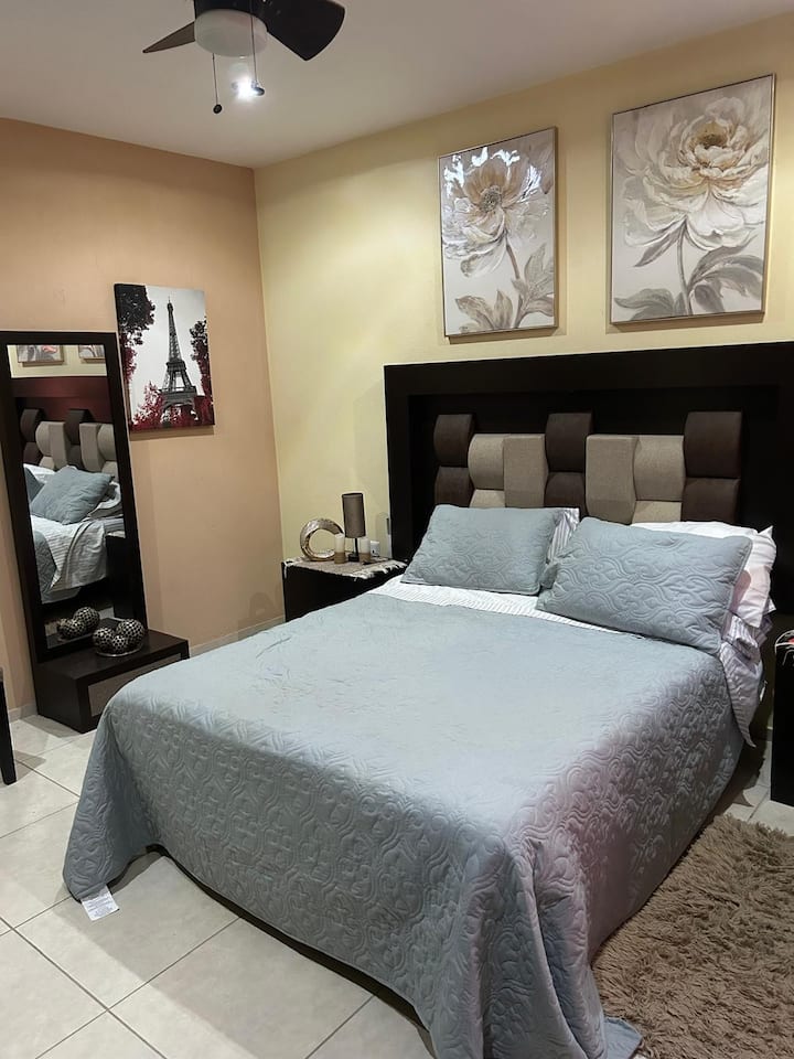 Excelente Ubicación!! Linda Casa Con Terraza - Zacatecas