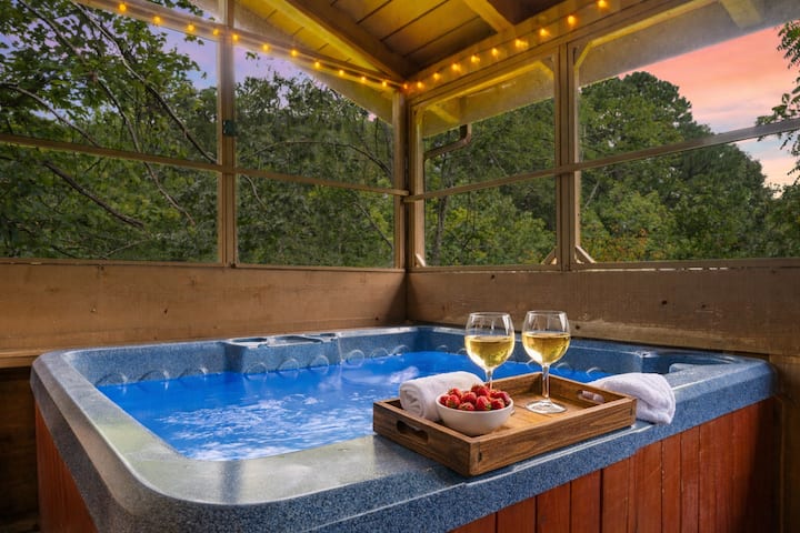 Hot Tub Cabin W/sunset Views | Near Dollywood - Sevierville, TN