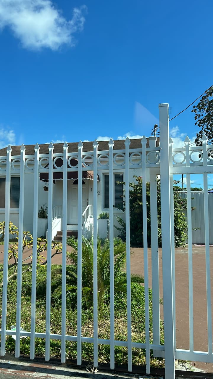 Adorable Guest House Close To Wynwood - Miami, FL