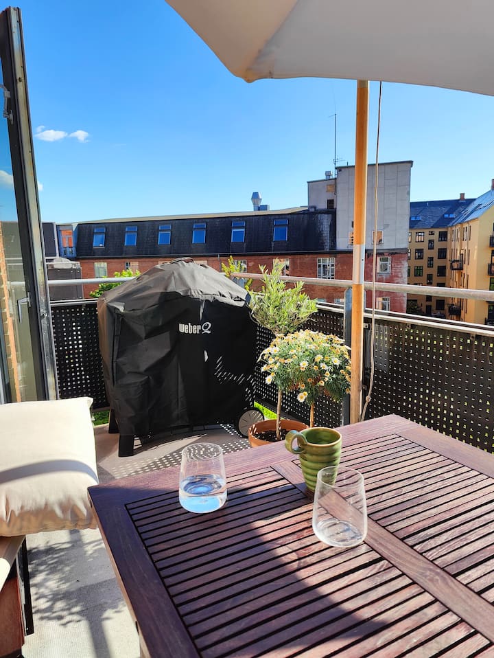Skøn Lys Lejlighed Med Privat Gårdhave Og Altan - Copenhaguen