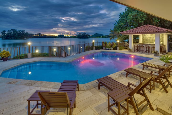 Miami Lux Lake Front Retreat - Bahamas