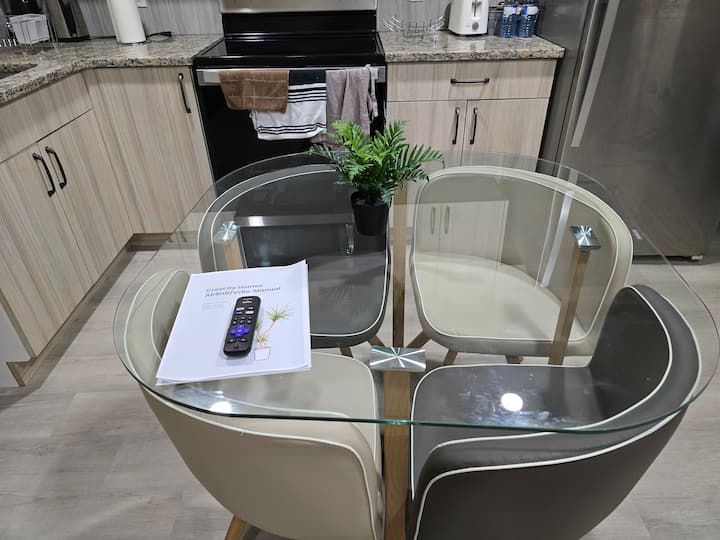2b/r Private Suite |13 Mins~airport | Private Entr - Alberta