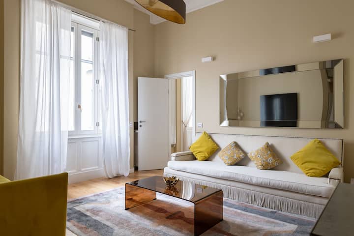 Luxury Apartment Close To Duomo Square - 8 Guests - Milan