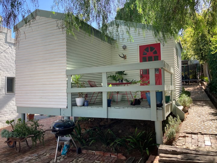Wendy House In Beautiful Karoo Garden With Pool - Oudtshoorn