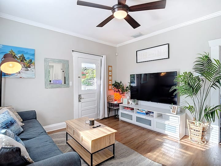 9 Mins To Downtown, Full Kitchen, Kingbed, Balcony - Tampa